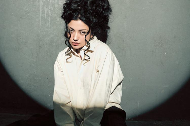 Mon Laferte | Biografía, vídeos, fotos y álbums