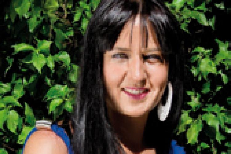 Felisa Vega | Biografía, vídeos, fotos y álbums